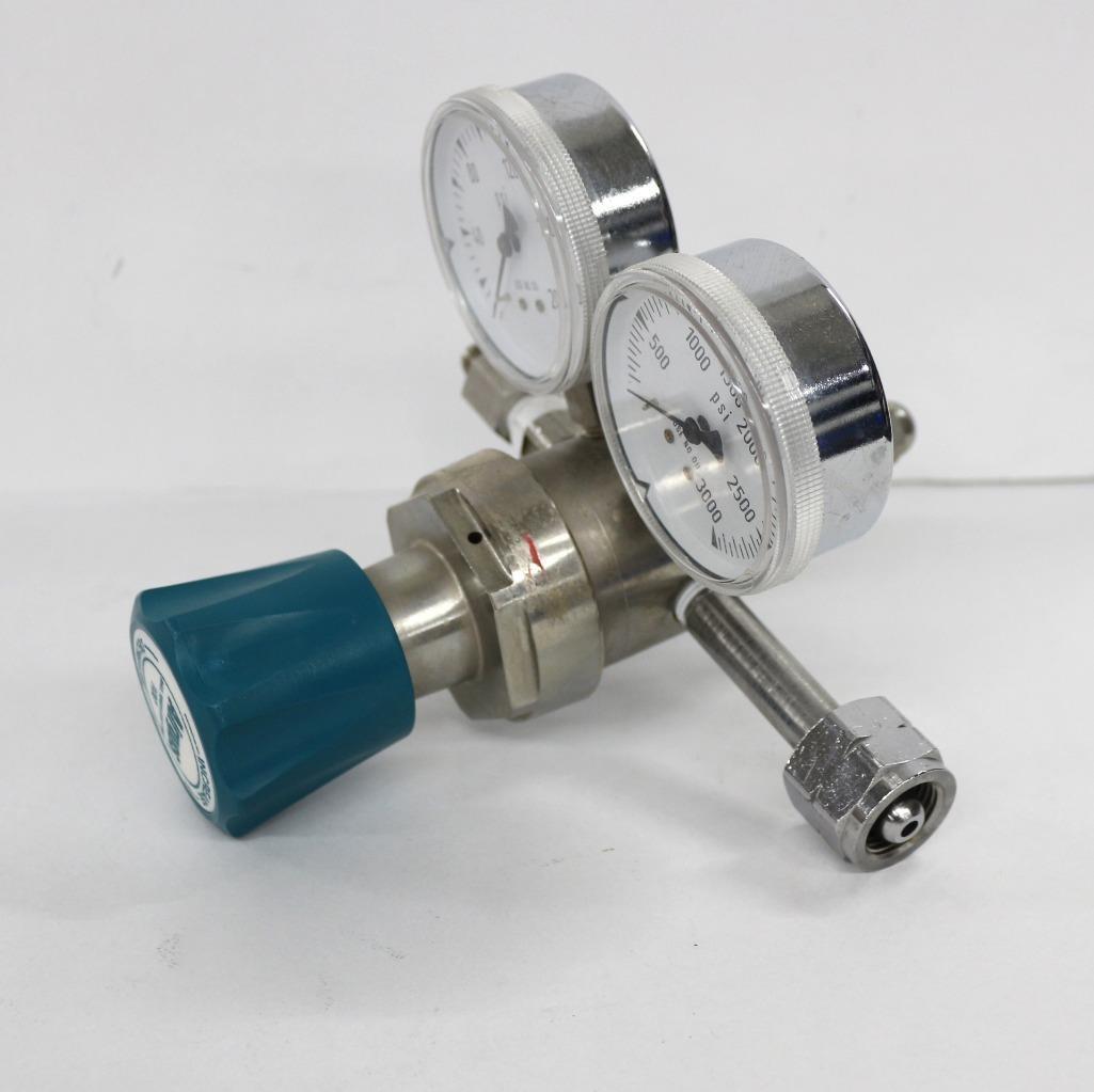 Airgas Y12-244D Analytical Two-Stage Brass Regulator 3000 PSI Max Inlet ...